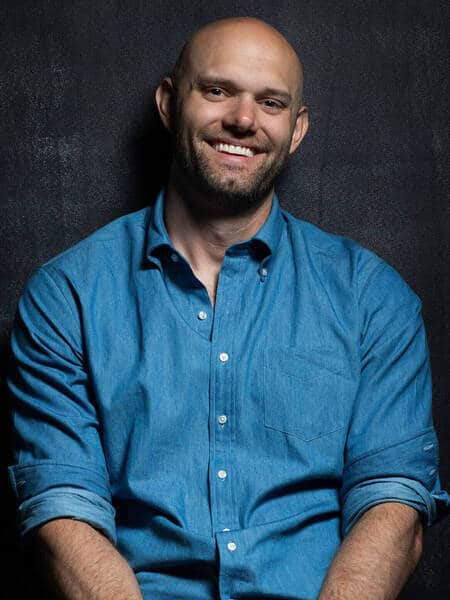 James Clear - biografia do escritor, resenhas de livros, séries | Ok-Livros